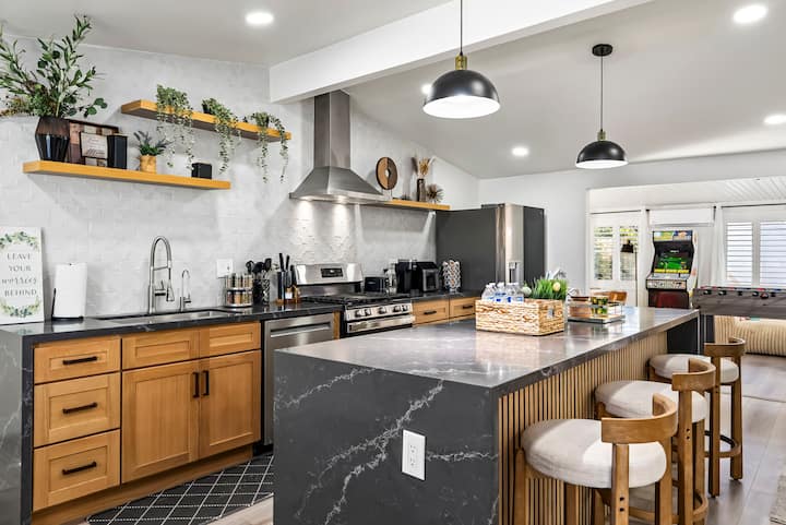 Disney Escape - Modern Home W Pet/ King Bed - Anaheim, CA