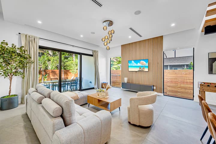 Las Olas Luxury Stay | Family-friendly & Htd Pool - Fort Lauderdale, FL