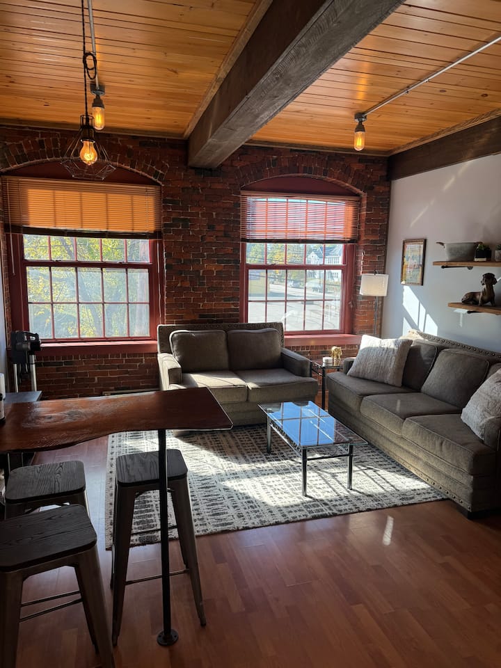 Incredibly Charming 1 Bedroom Condo Near Downtown! - Manchester, NH