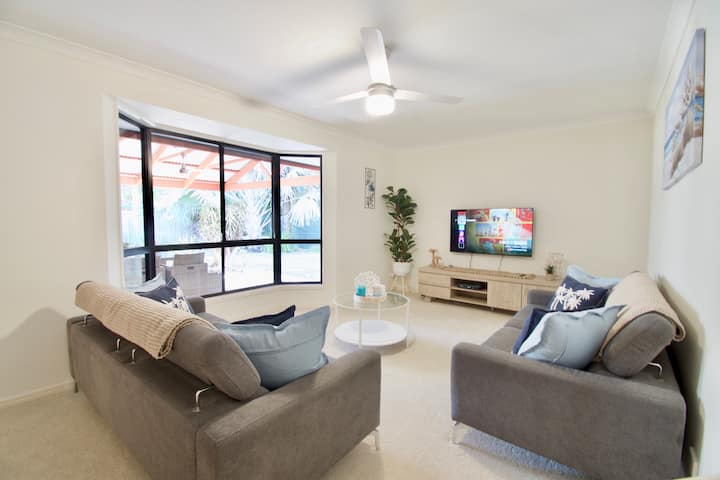 Space, Style & Family Fun By The Coast - Sunshine Coast