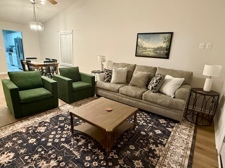 Beautiful 2 Br Retreat - Minutes From The Masters! - Augusta, GA