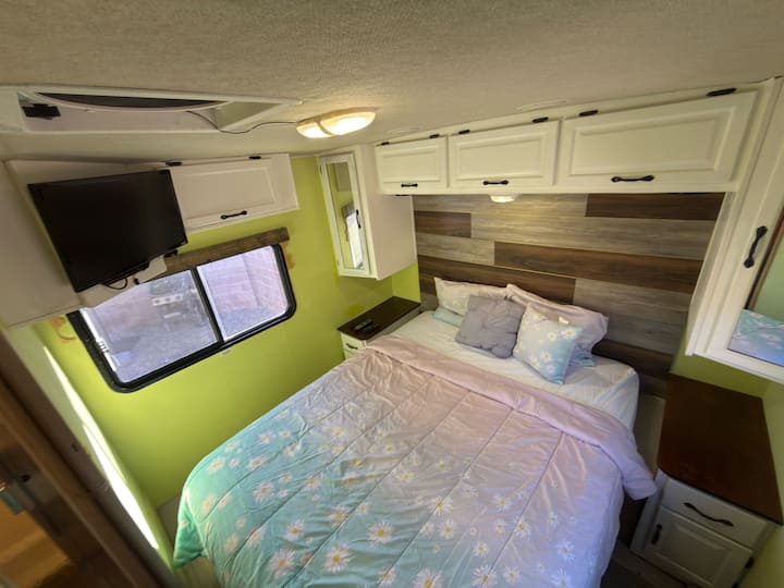 Deluxe Rv - Henderson, NV