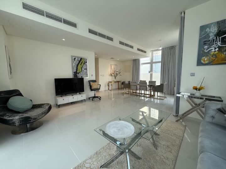 Spacious Fully Furnished 6br Villa In Damac Hill2 - United Arab Emirates