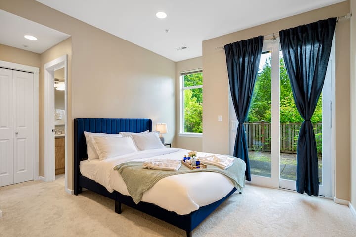 Modern Issaquah 3br Townhome Near Trails - Issaquah, WA