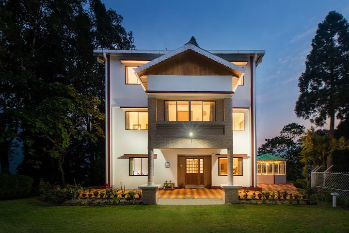 3bhk W/gazebo+view+bkfst Near Mall Road@darjeeling - Darjeeling