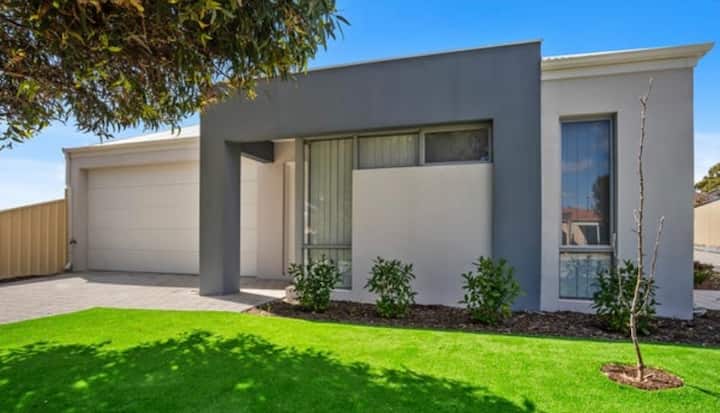 Home In Perth - Kingsley