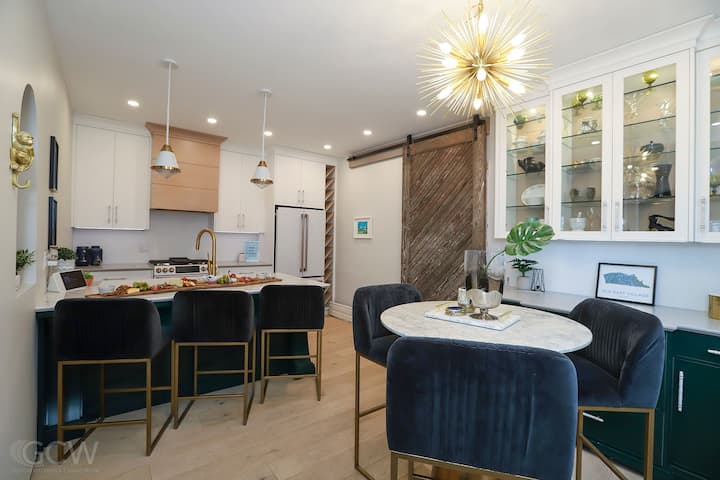 Vinyl Suite Old East Village - London, Ontario