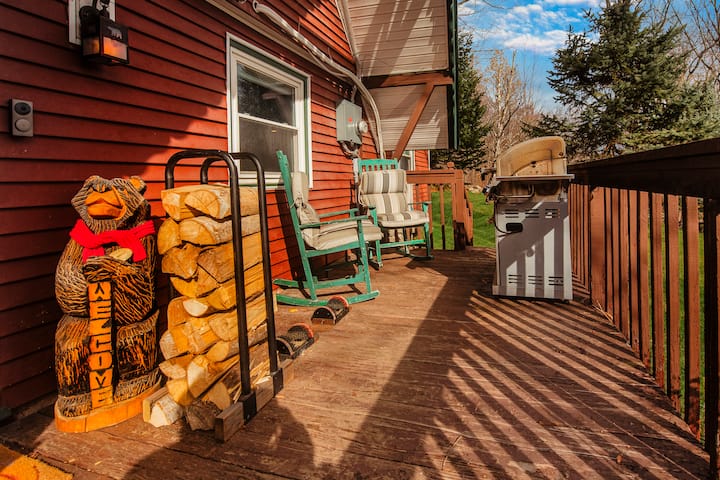 Modern A-frame Cabin Near Town & Mt Snow- Firepit - Wilmington, VT