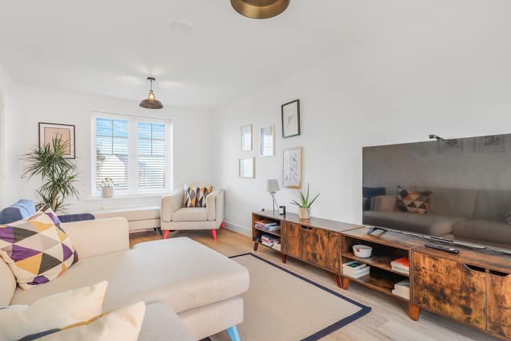 Spacious Modern Home - Royal Leamington Spa