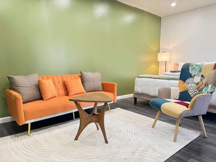 King Bed-the Urban Nest- Near Nos Center - San Bernardino, CA