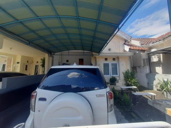 Weeknd Home - Malang