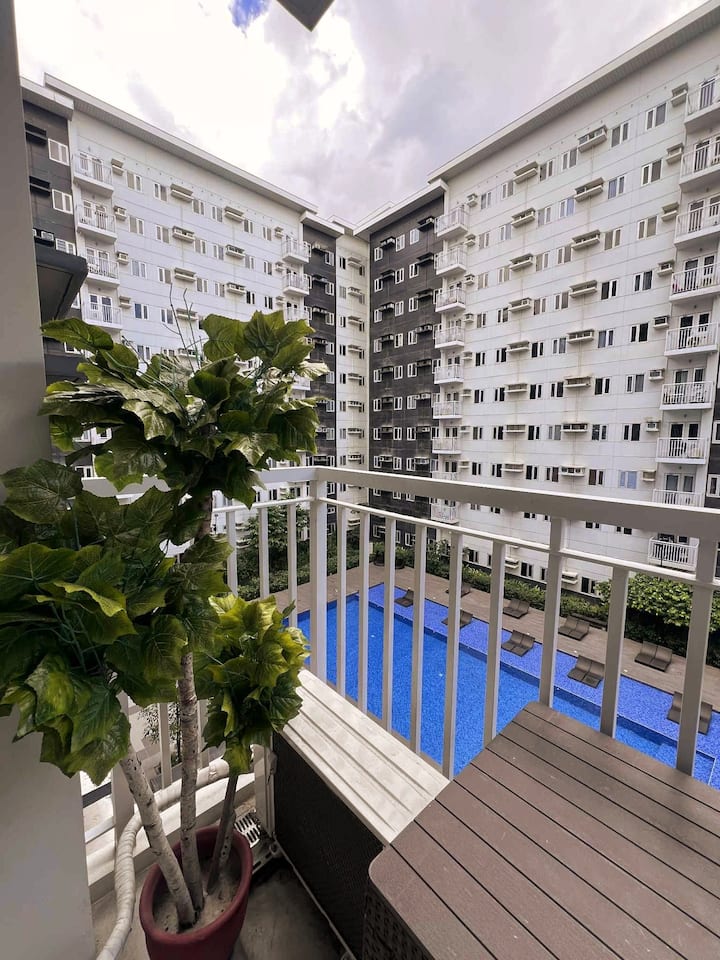 Netflix Cozy 2 Bedroom Condo Charm Residences - Marikina