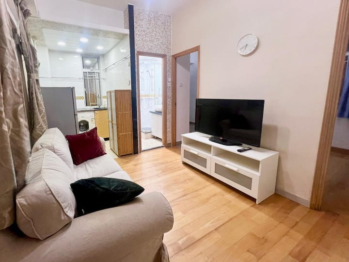 Cozy 2 Bedroom | City Centre | 3 Mins From Syp Mtr - Tsim Sha Tsui