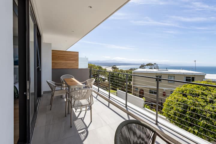 Three Bedroom Luxury Apartment 209 - Plettenberg Bay