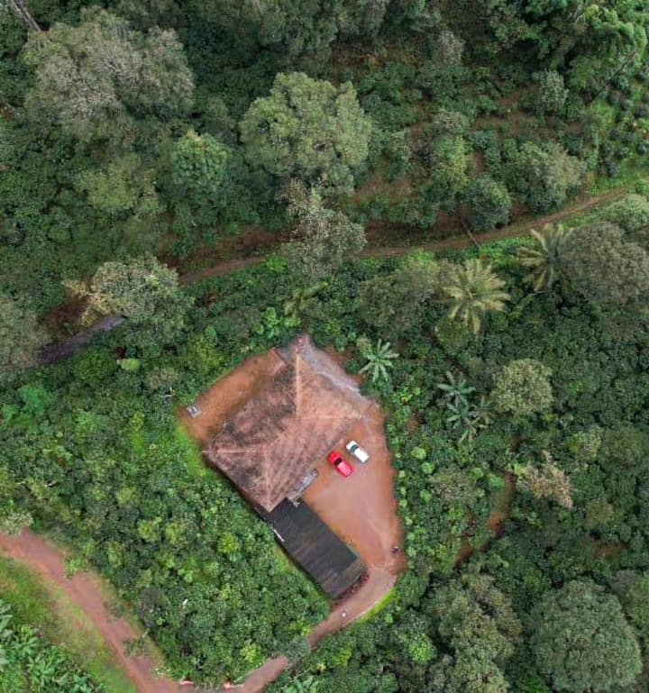 Koorgi Retreat- Cozy Coffee Estate • Bonfire & Bbq - Kodagu