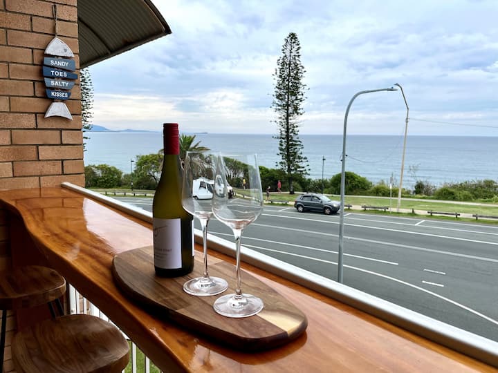 Shemara 7 - Beachfront Bliss On The Alex Bluff - Alexandra Headland