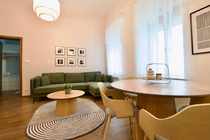 Premium Apartment By Hi5- Vörösmarty 2 Bedroom - Budapest