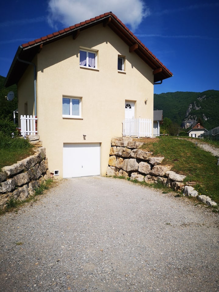 Maison Familiale, 80 M² 3 Chambres Et Jardin - Seyssel