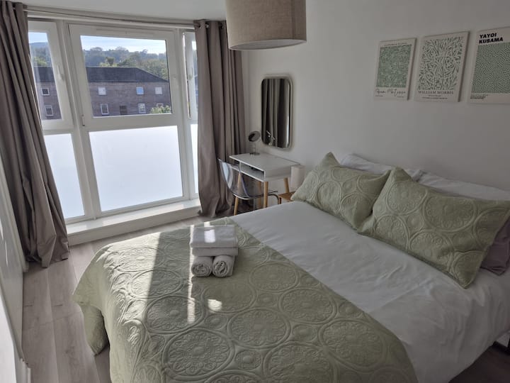 Bright Stylish Flat | Prime Central Location - Edinburgh