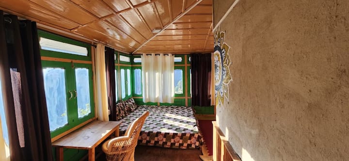 Wood Cottage, With Valley View Near Shangarh - Lahaul And Spiti