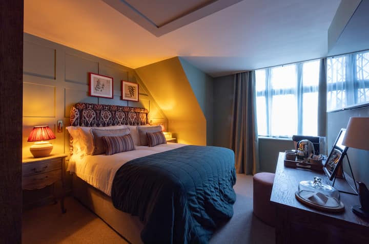 Comfy Room At The Royal Forest - Enfield