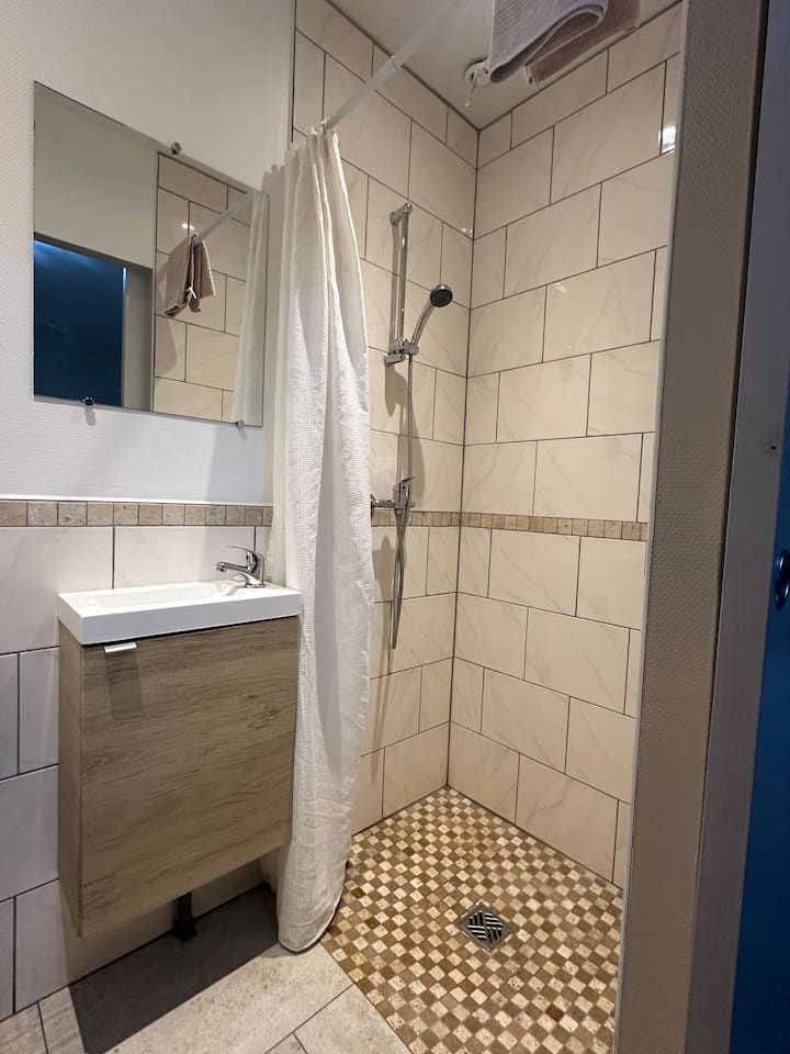 Chambre D’hôtel - Caudry