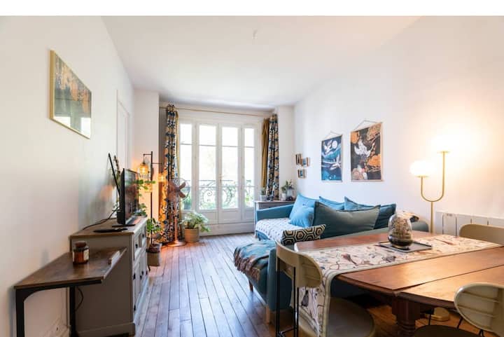 Montmartre Art Nouveau Apartment - Porte de Saint-Ouen