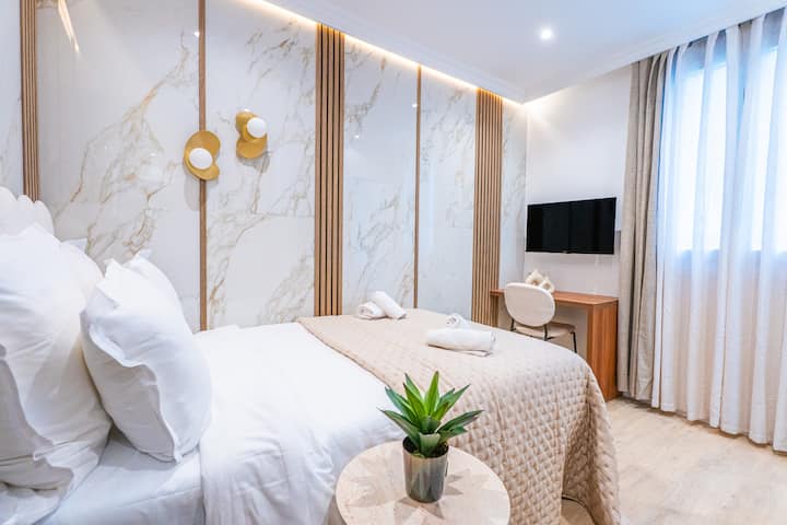 Chic Double – Luxury & Comfort In République - 061 - Paris