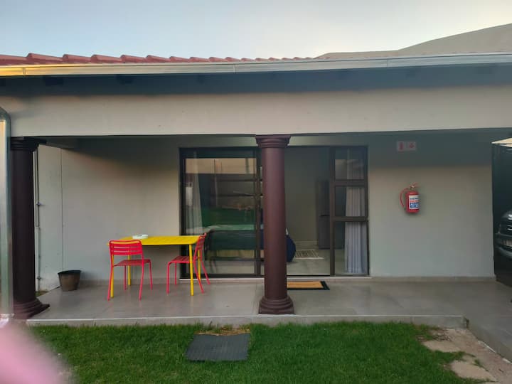 Lukhanya Guesthouse-self Catering Unit - Randfontein