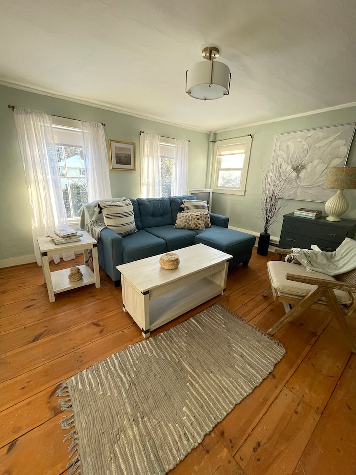 Dahlia Guest Suite On Historic Woodstock Hill - Thompson, CT