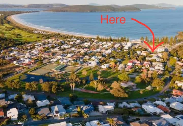 Inviting Seaside Abode - Albany