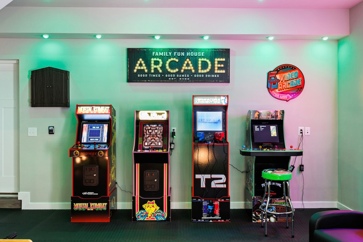 Luxury Family Haven | Rooftop Deck w/ Arcade Room - Airbnb