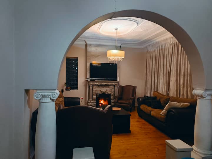 Lukhanya Guesthouse-full House - Randfontein