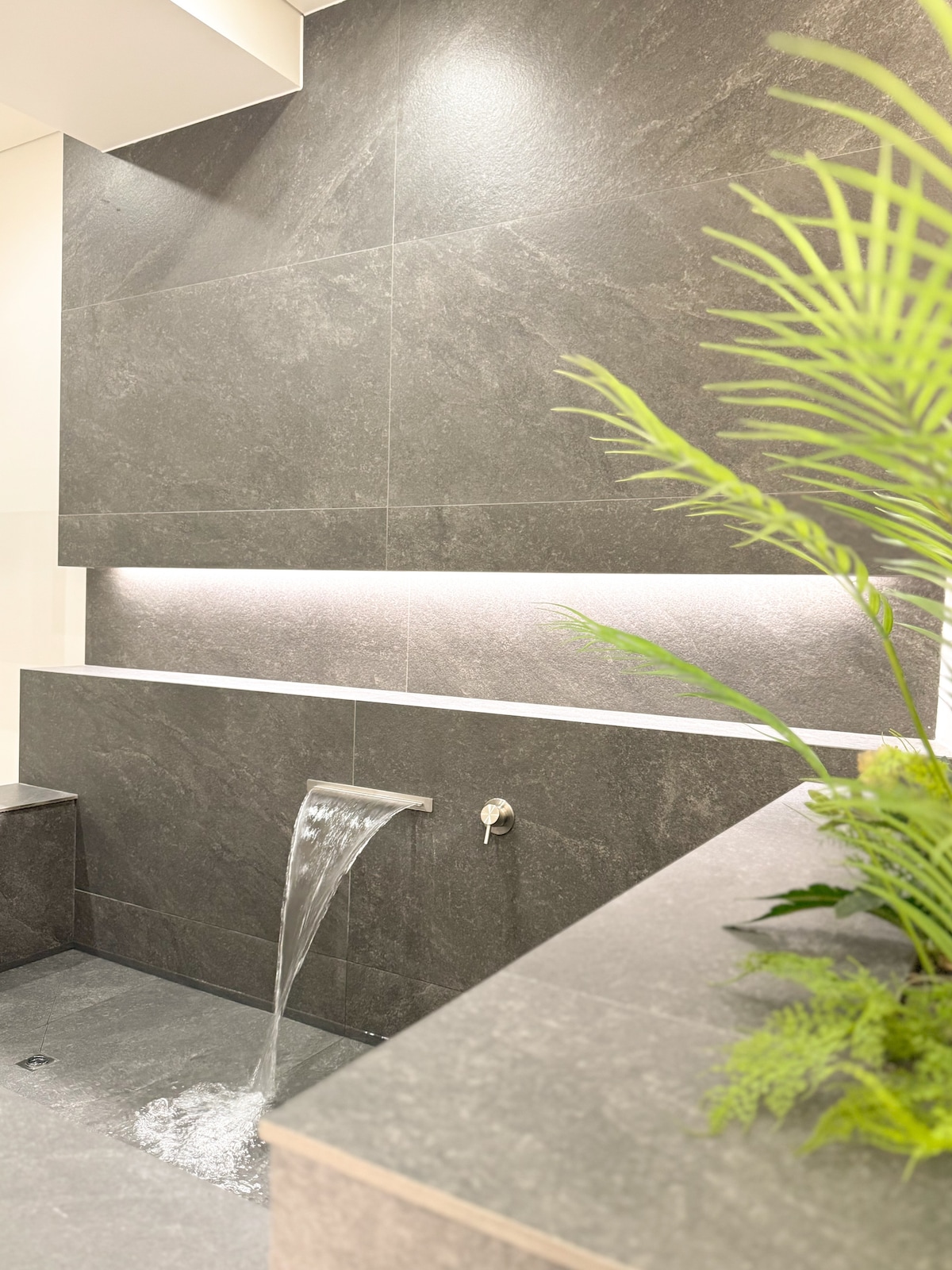 Stay Episode ep.103 Haengnidan-gil 10 minutes/Jacuzzi bathtub/Parking ...