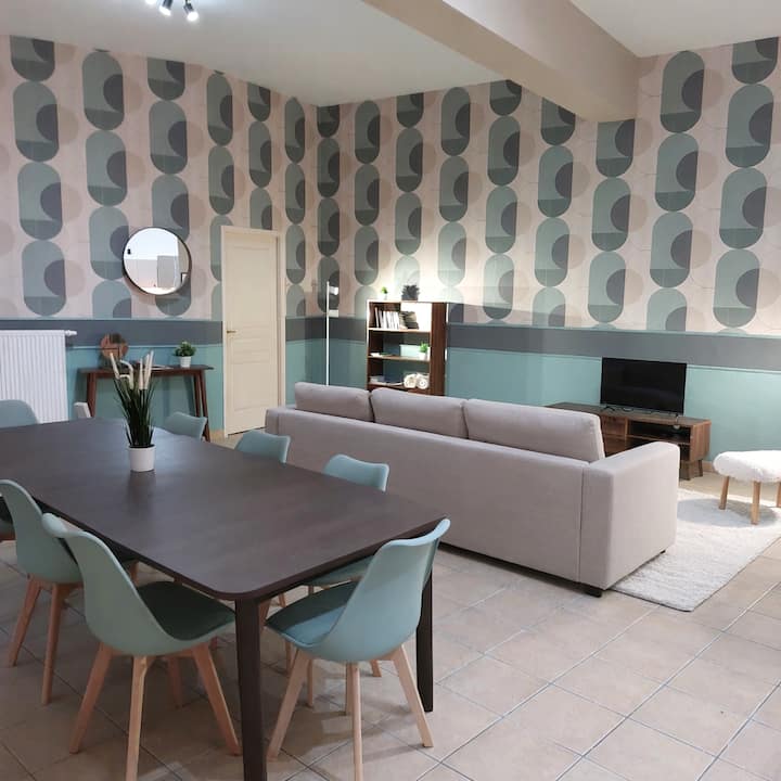 Séjour Face Au Château 105m² 7 Voyageurs Parking - Sedan