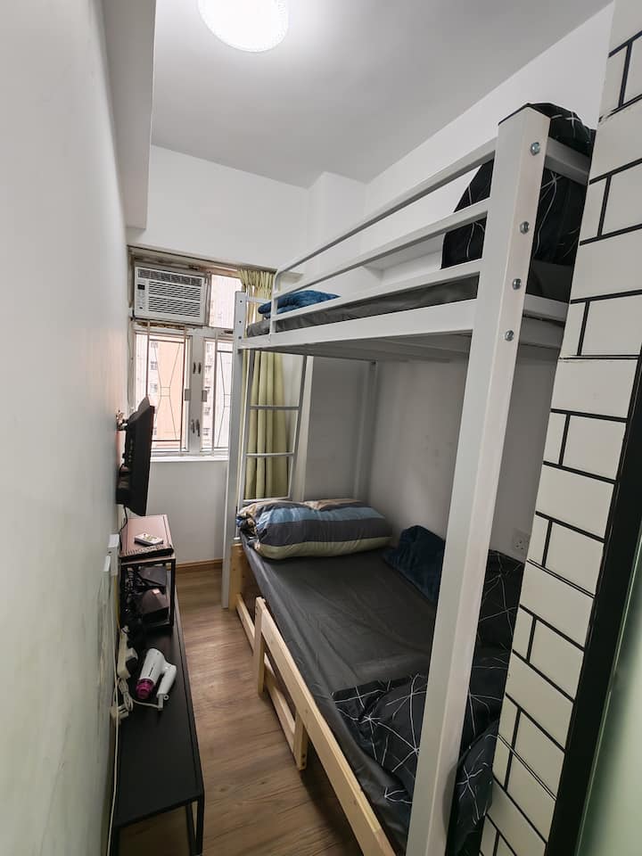 位於北角市中心的簡約房間套房,附近食食肆林立,購物方便,交通方便 地鐵巴士可以直到銅鑼灣 - Sai Kung