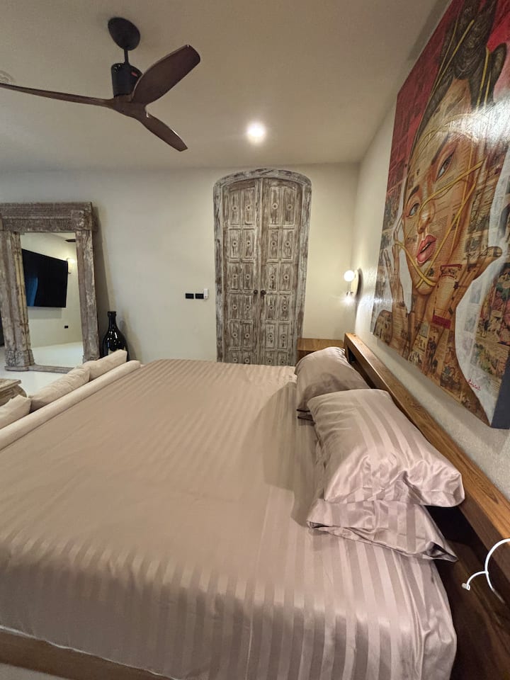 Go Big — Emperor Bed + 100” Tv & Sea View - Koh Samui