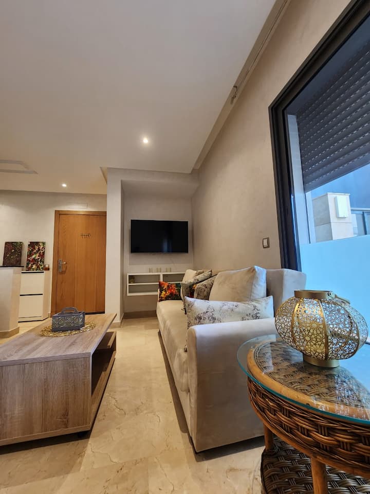 Newly Renovated Apartment, Steps From The Best Loc - Mohammedia