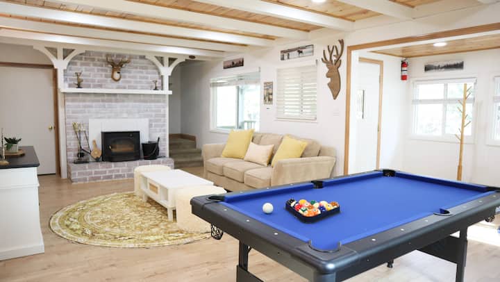 Sun-filled Mountain Retreat W/ Rooftop Deck - Wrightwood, CA