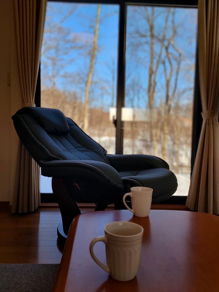 1500㎡のプライベートな庭付き丨森に囲まれた１棟貸切り別荘丨最高の星空｜黒姫・妙高・野尻湖 - Nagano