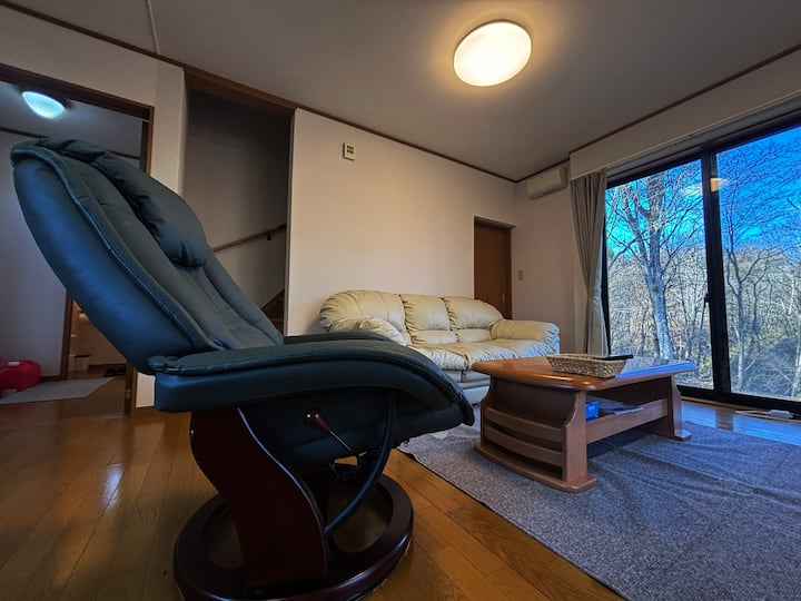 黒姫・妙高スキー場まで20分|野尻湖まで10分|森の中の静かな別荘で過ごす、ゆったりとした休日 - Myoko