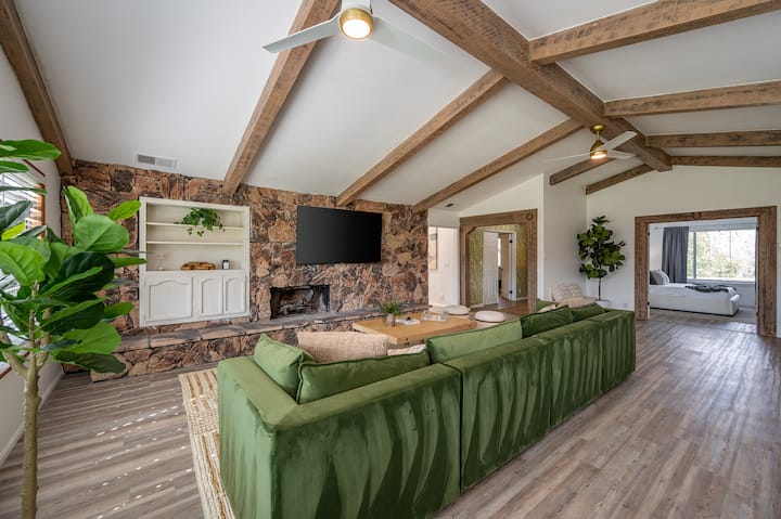 Main Ranch House - Great For Hosting! - Valley View Casino & Hotel