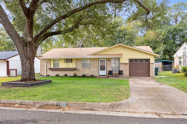 2br/1.5ba, 30/+ Day Minimum House Central To All - Tyler, TX