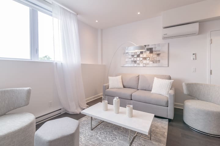 Premium Duplex With Private Hot Tub - Montreal