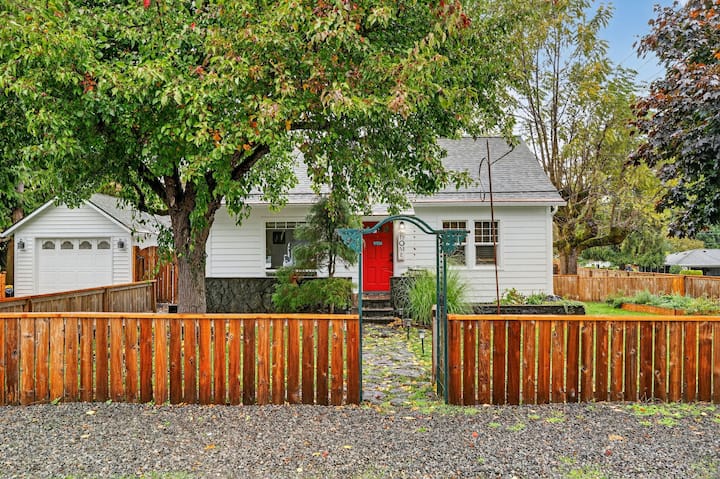The Cozy Corner Cottage - Oregon