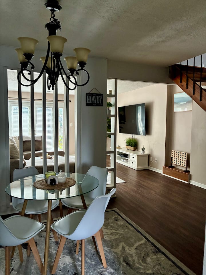 Private Getaway In Prime Time Indy! - Carmel, IN