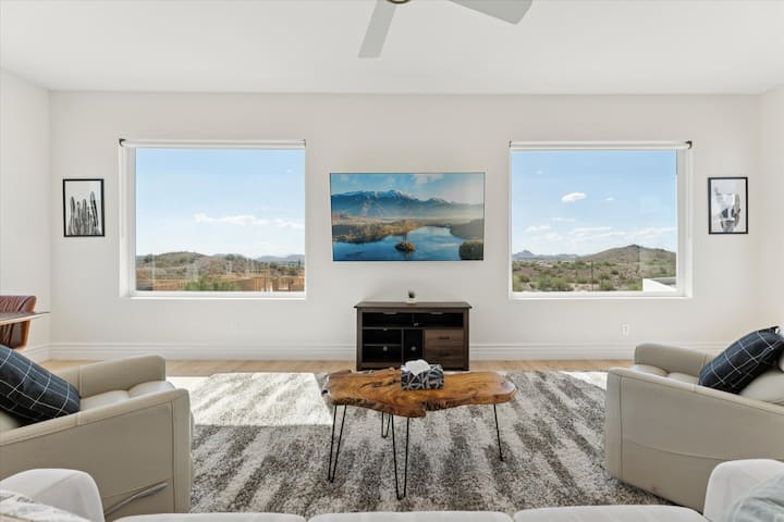 Modern Desert Retreat Near North Phoenix Trails - Phoenix