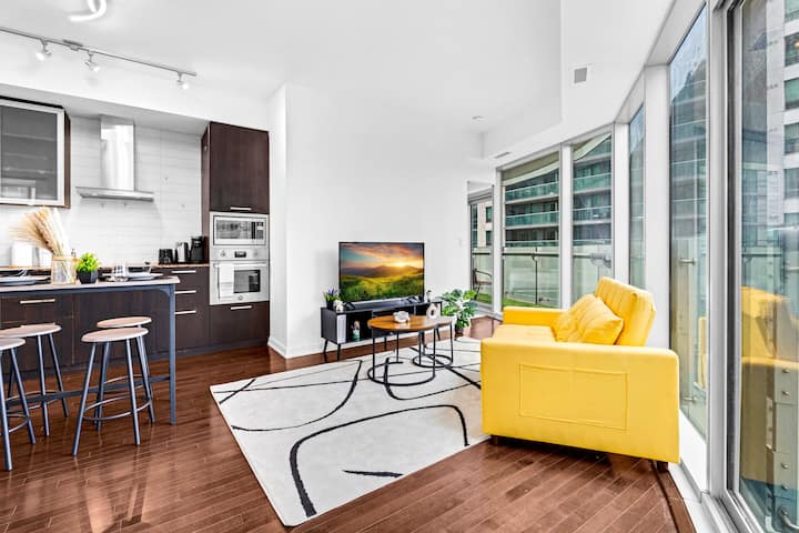 Cn Tower View W/pacman & Parking - Toronto