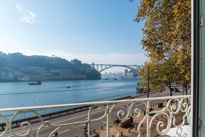 Douro Harbor With Balcony - Porto