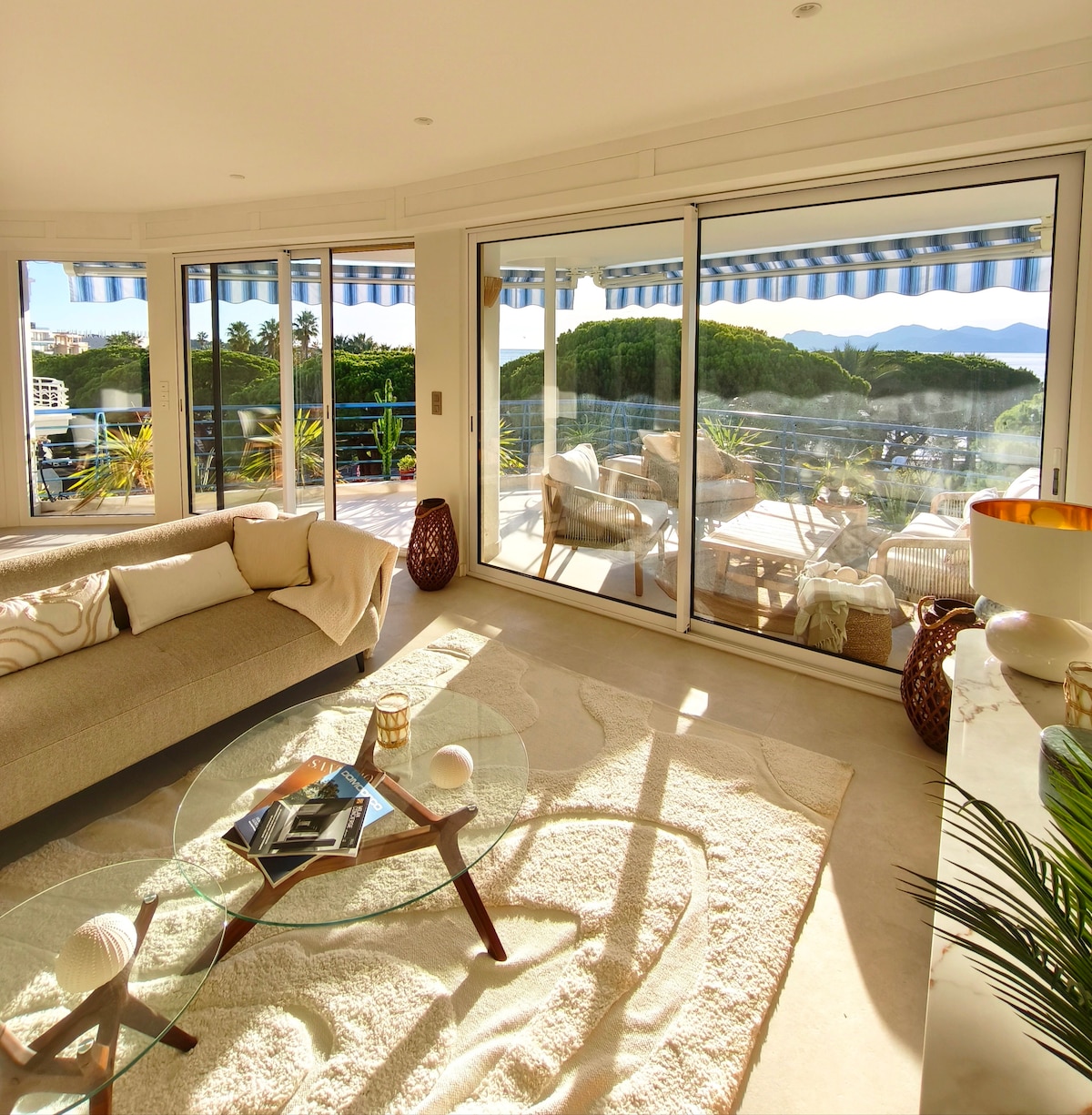 Wohnung Croisette 2 Suiten Terrasse Meerblick - Wohnungen zur Miete in ...